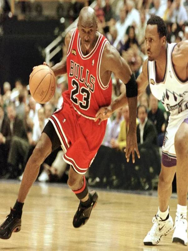 The 10 Greatest Basketball Players of All Time - MindStick YourViews ...