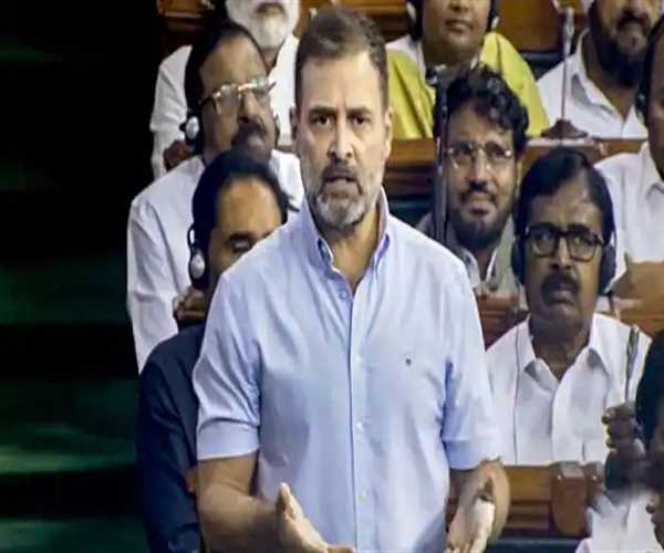 Rahul Gandhi "pappu" logic behind giving flying kiss – MindStick YourViews